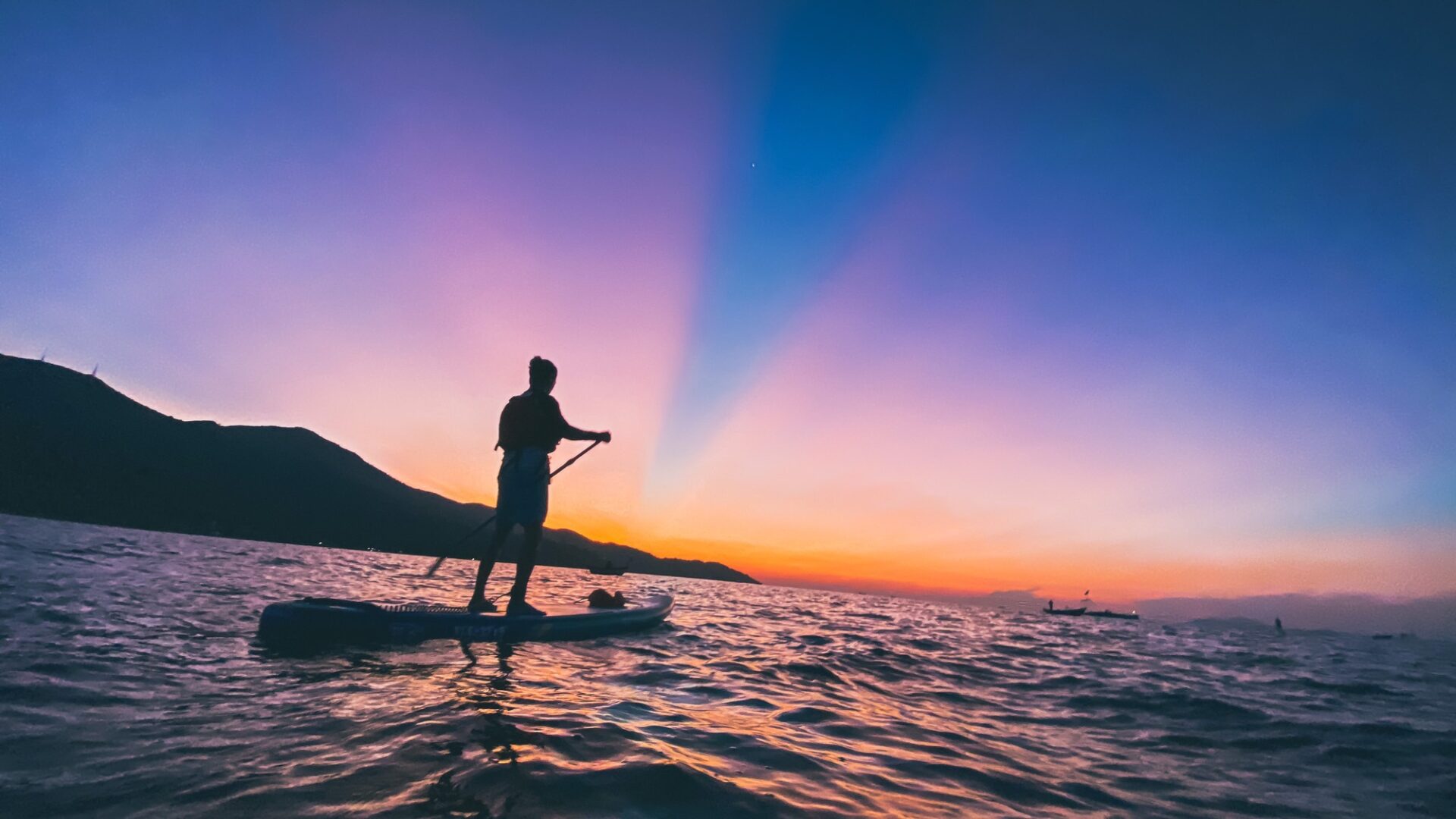 The Fascinating Moments of SUP in Da Nang - Da Nang Leisure