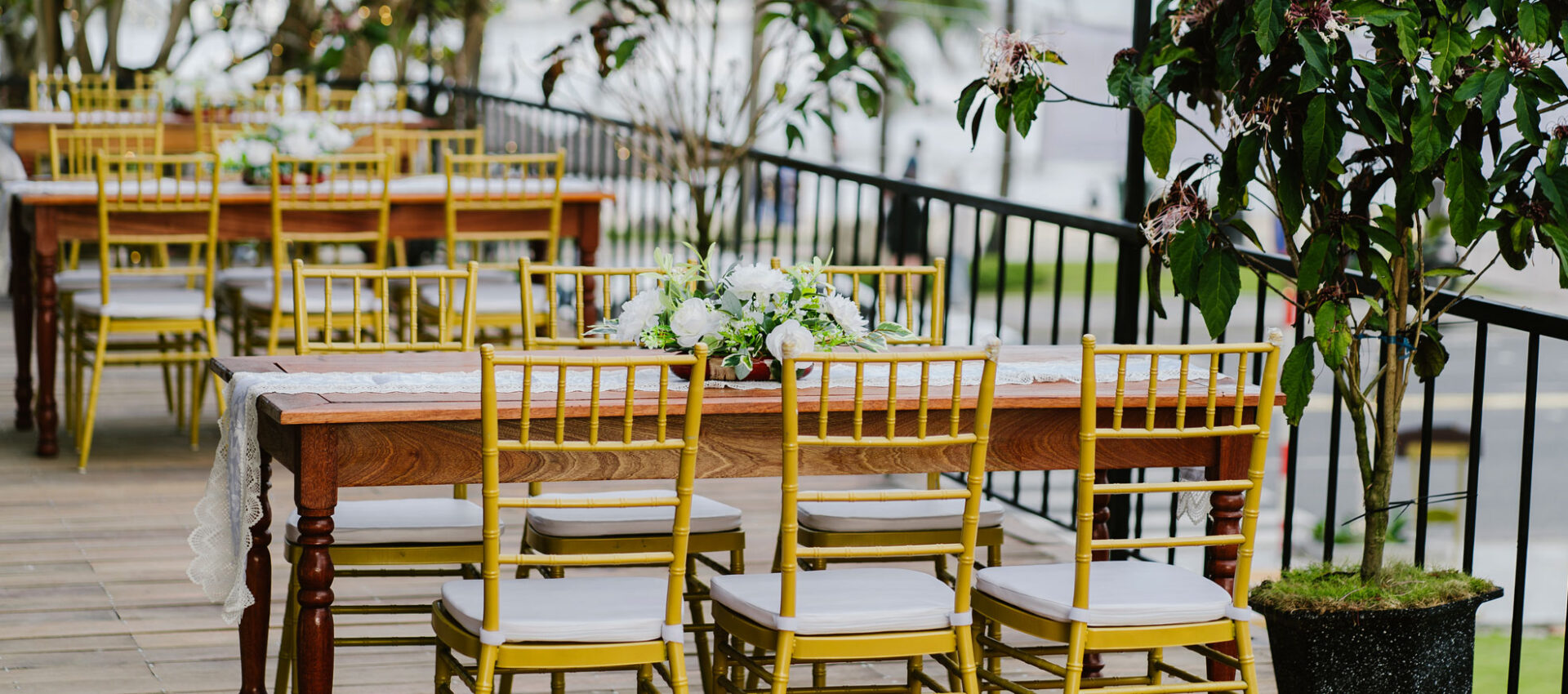 A La Mer - Outdoor Dining Restaurant with the World’s Best Ocean View ...