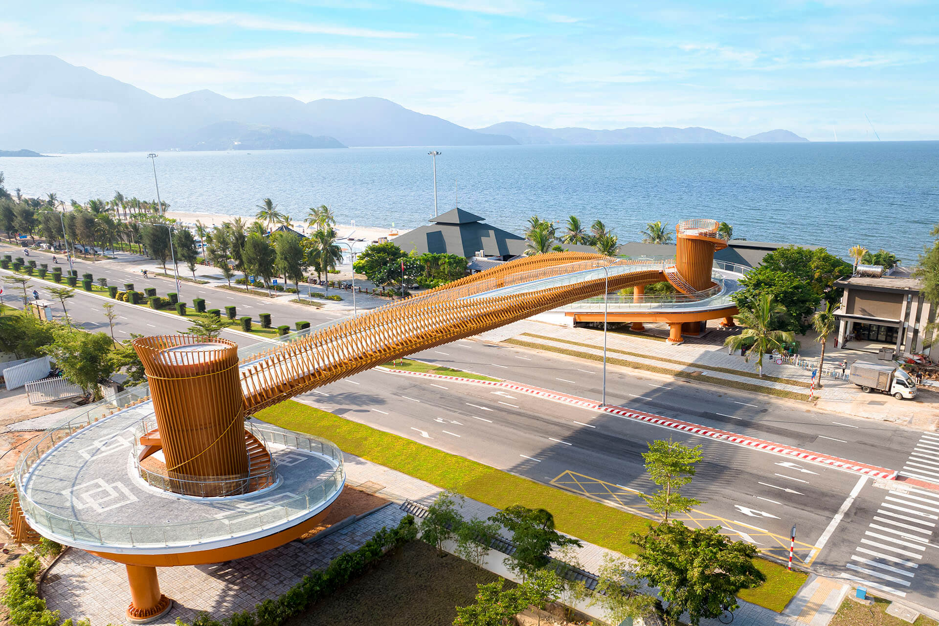 Danang Mikazuki Unveils Commemorative Pedestrian Bridge on the Occasion ...