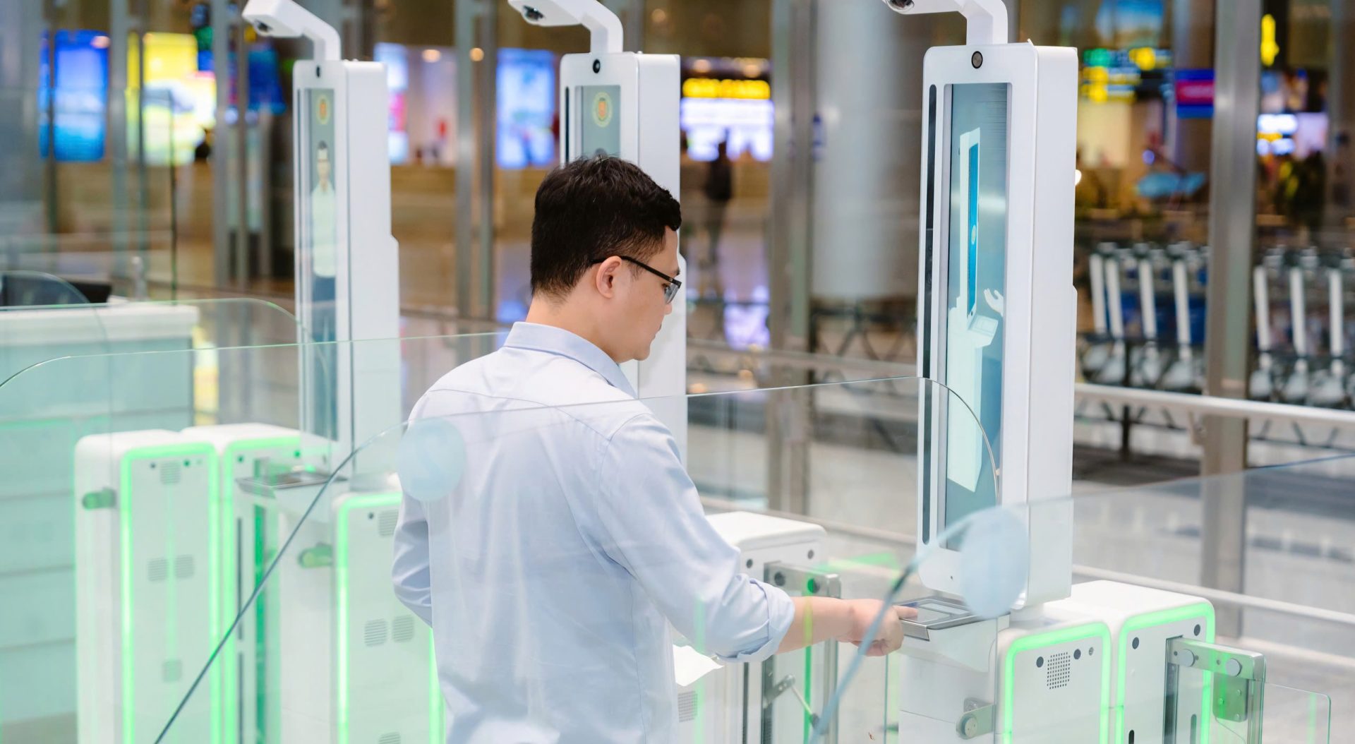 Da Nang International Airport implements automated immigration control ...